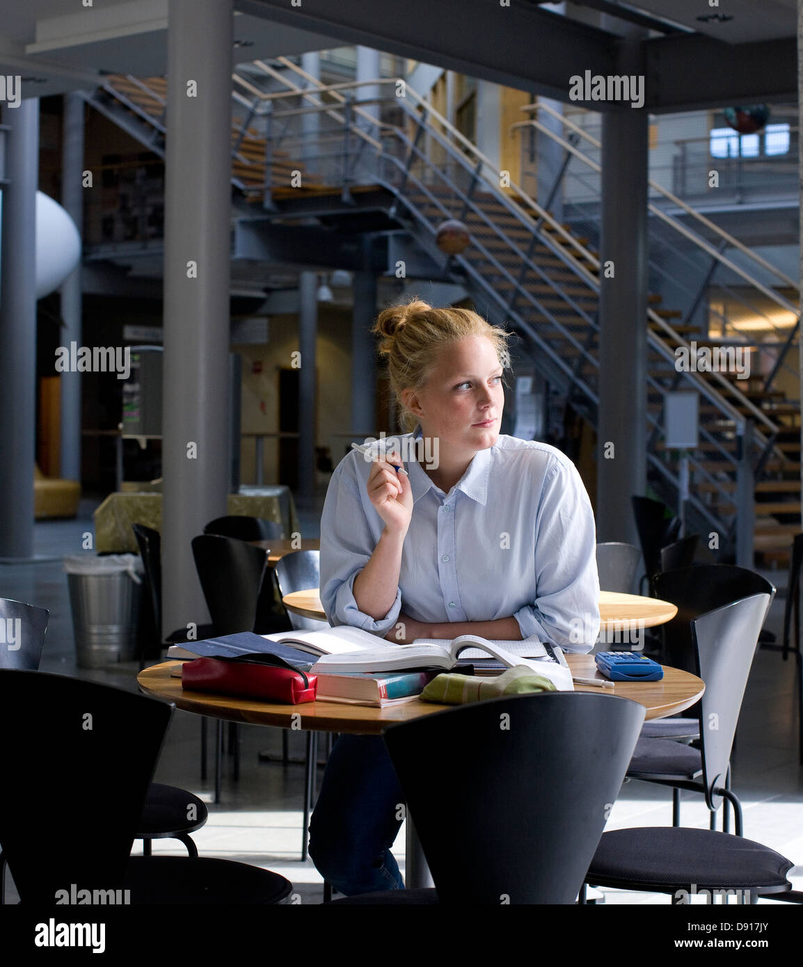 Cafe in front of university hi-res stock photography and images - Alamy