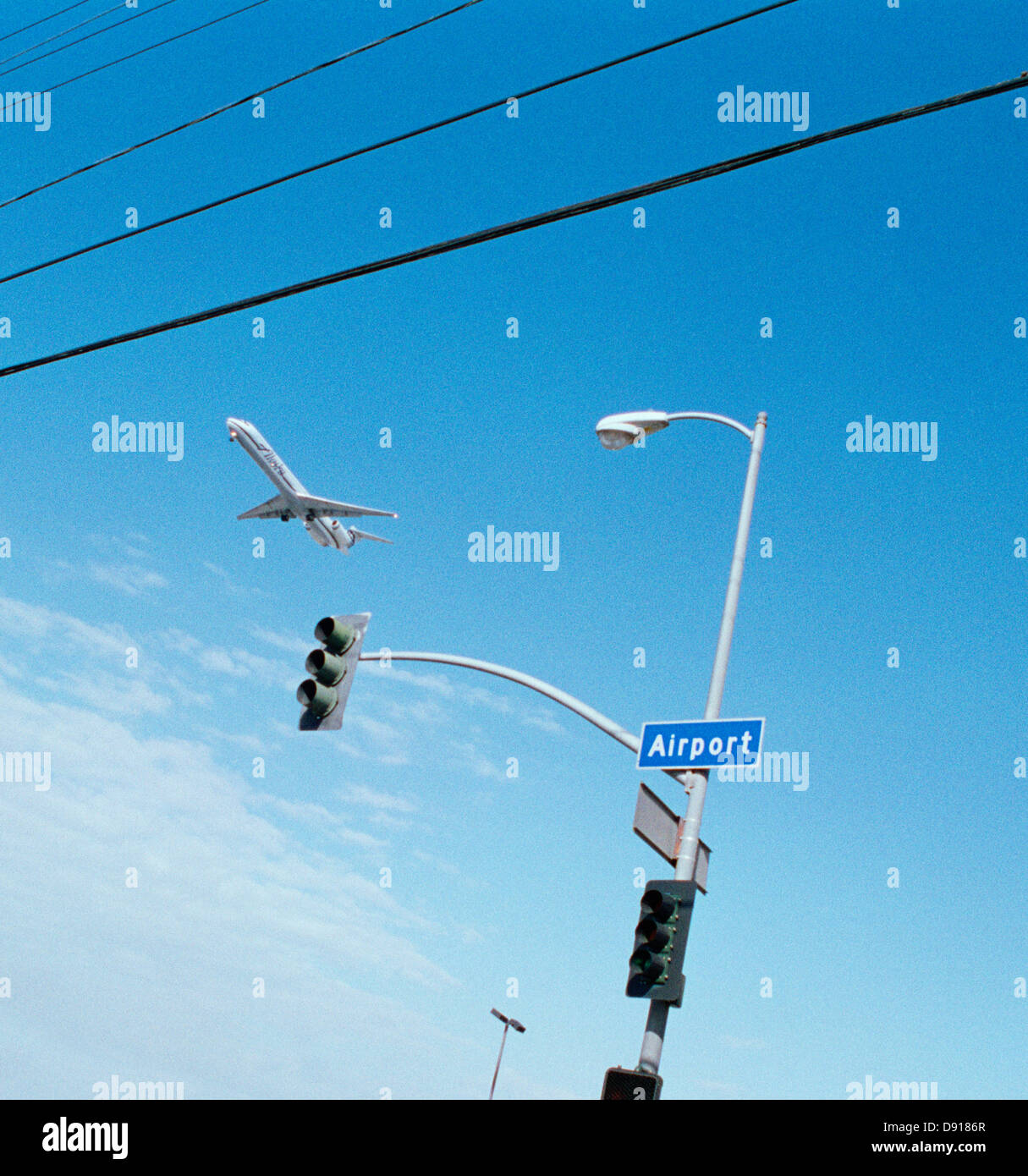 Aeroplane traffic hi-res stock photography and images - Alamy