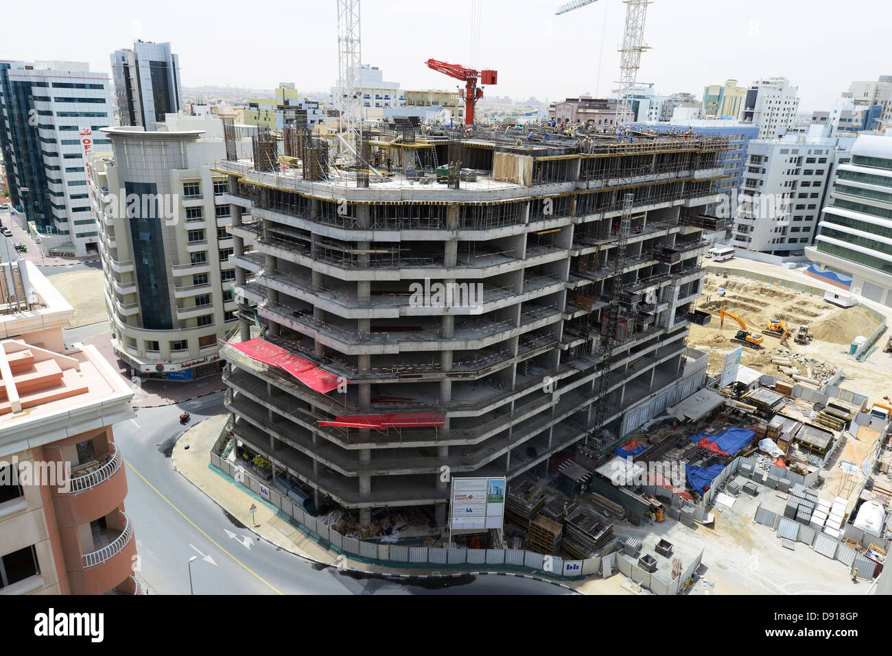 Dubai building industry, construction work being carried out in the ...