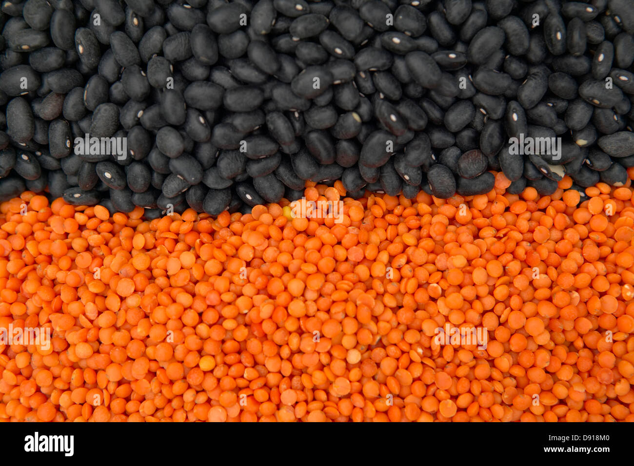 Red lentils and azuki beans Stock Photo - Alamy