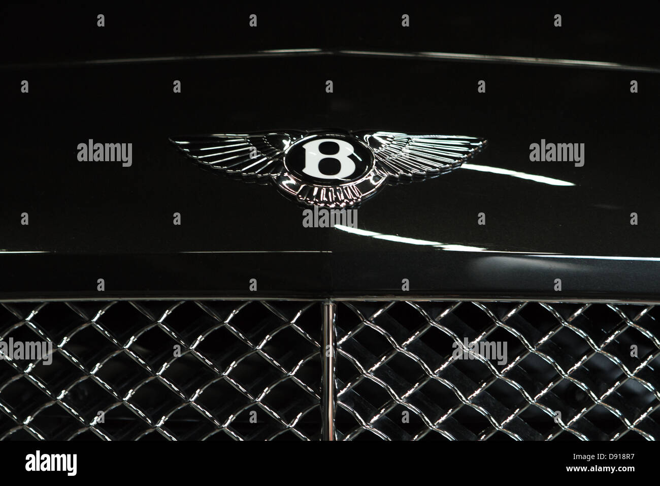 Close up bentley logo on hi-res stock photography and images - Alamy