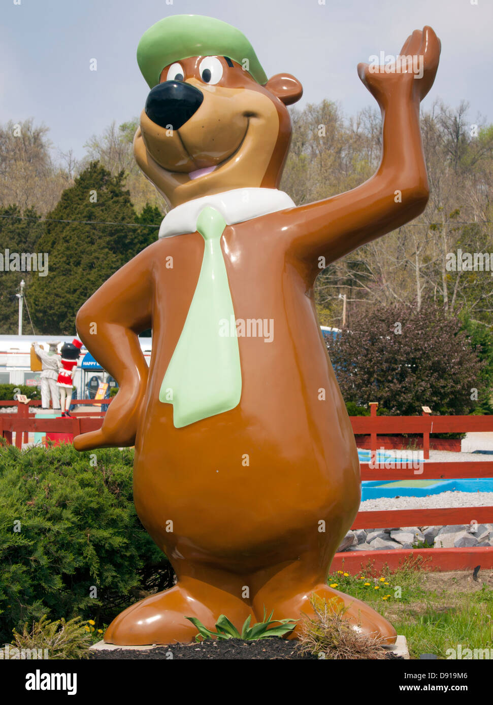 Jogi Bear at a Miniature Golf in Cave City Kentucky Stock Photo - Alamy