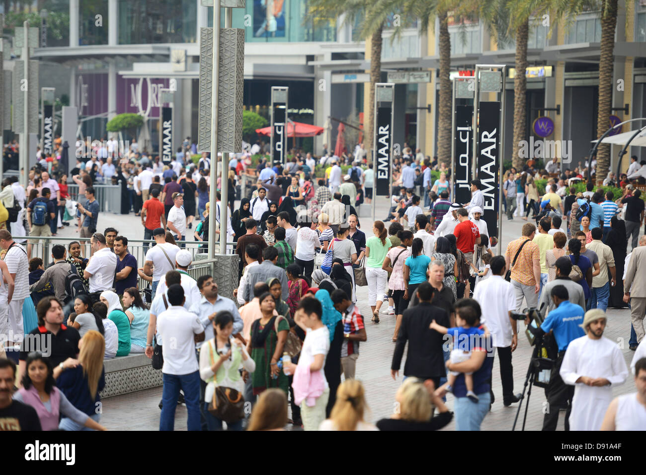 Crowd of tourists, The Dubai Mall, Dubai, United Arab Emirates Stock ...