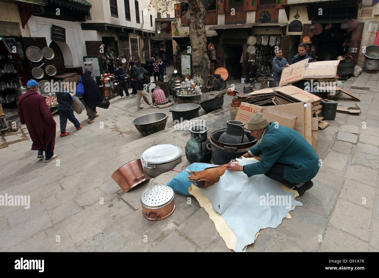 Streetlife hi-res stock photography and images - Alamy