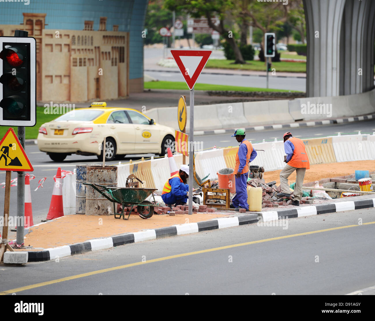 Roadworks in Dubai, United Arab Emirates Stock Photo - Alamy