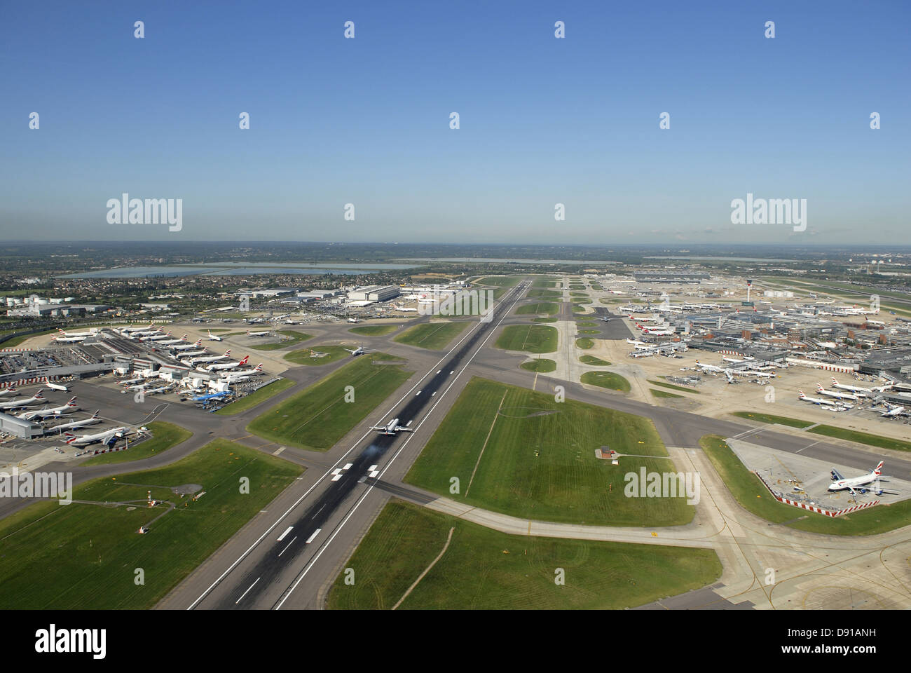 Heathrow airport and aerial hi-res stock photography and images - Alamy