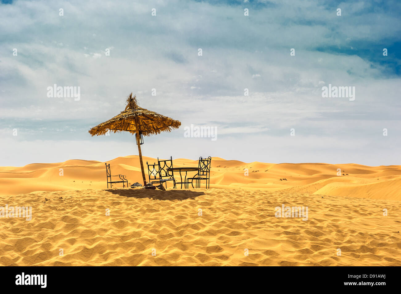 African umbrella hi-res stock photography and images - Alamy