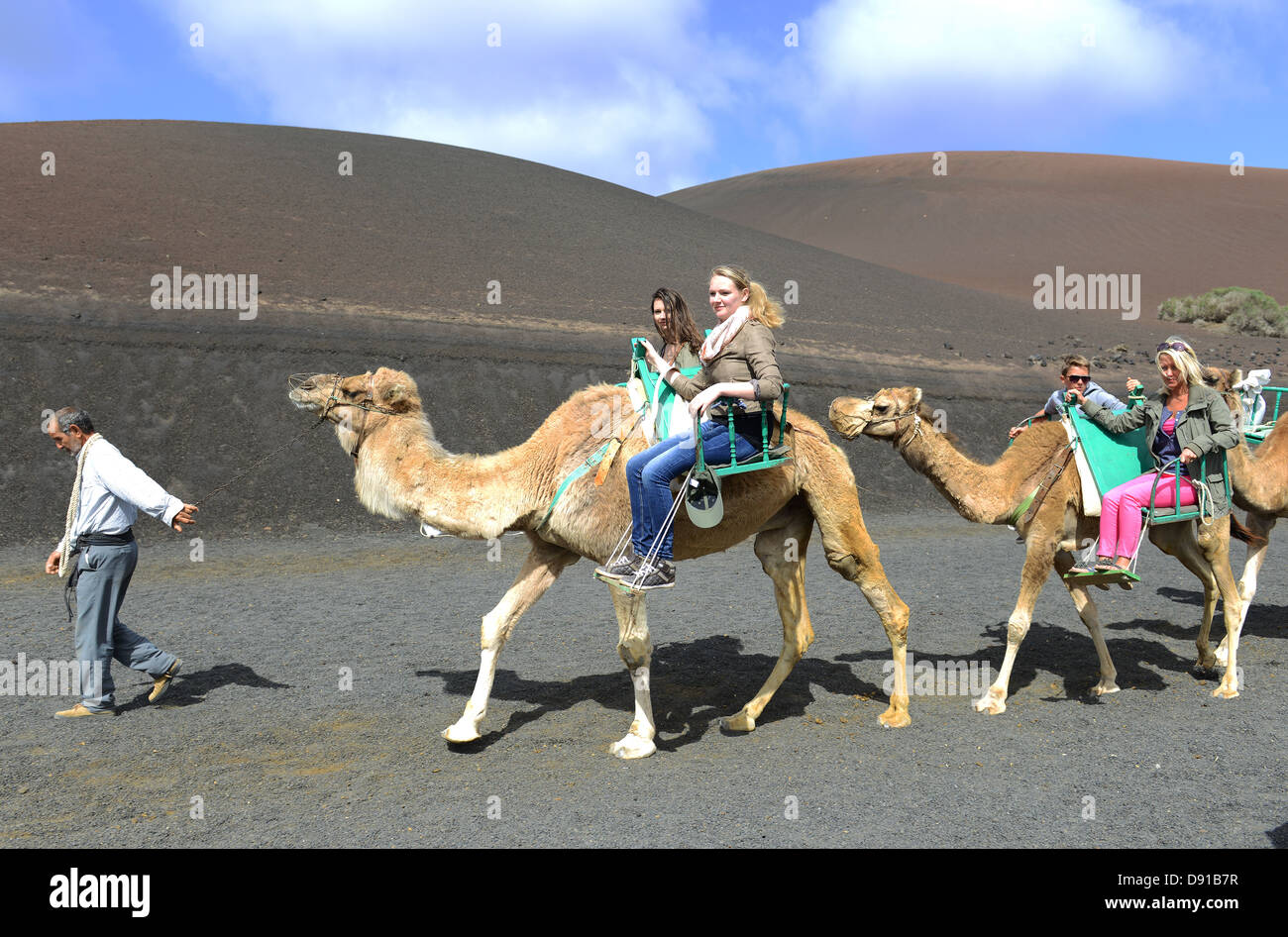 Animal rides hi-res stock photography and images - Alamy
