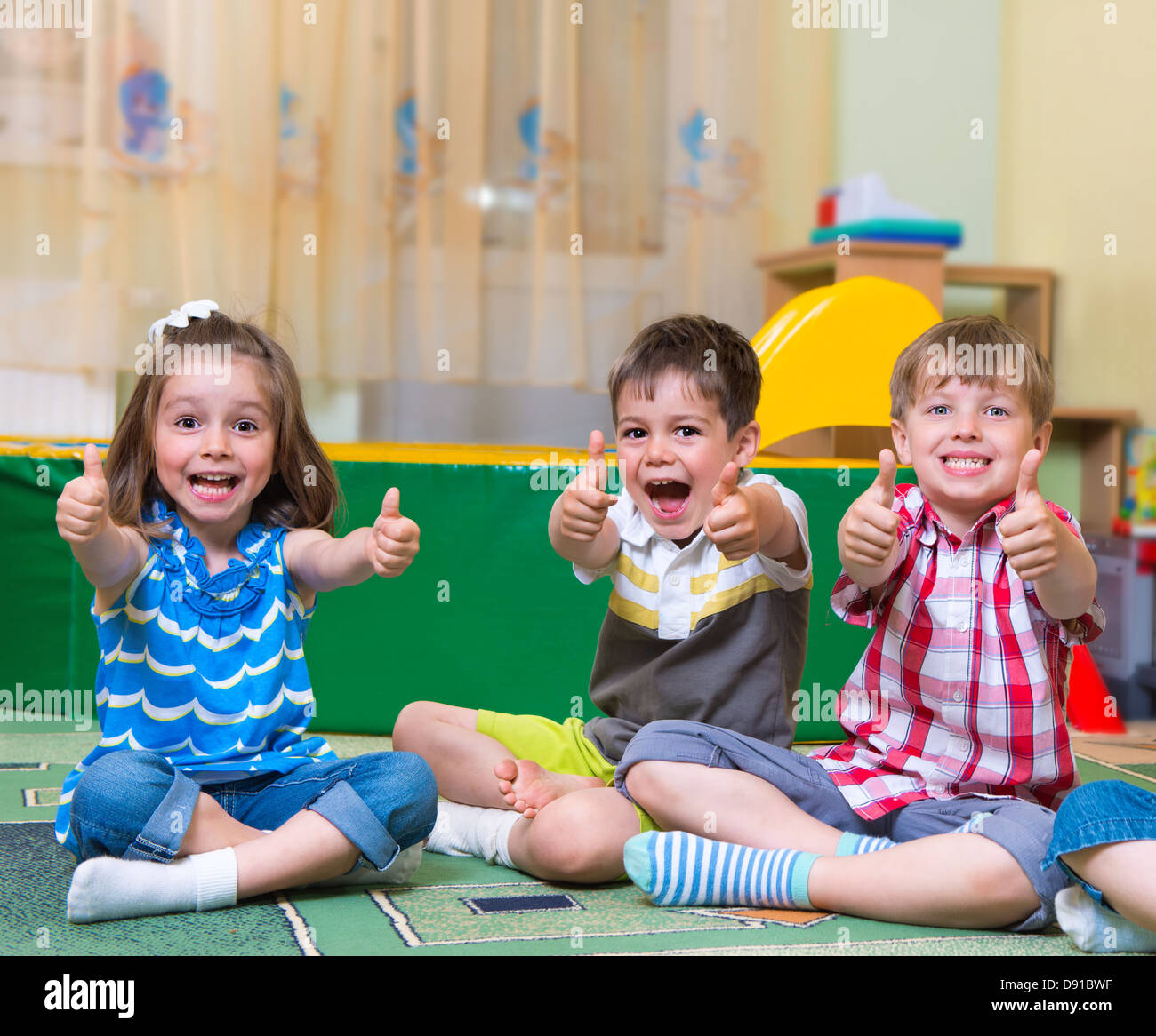 Children laughing hi-res stock photography and images - Alamy