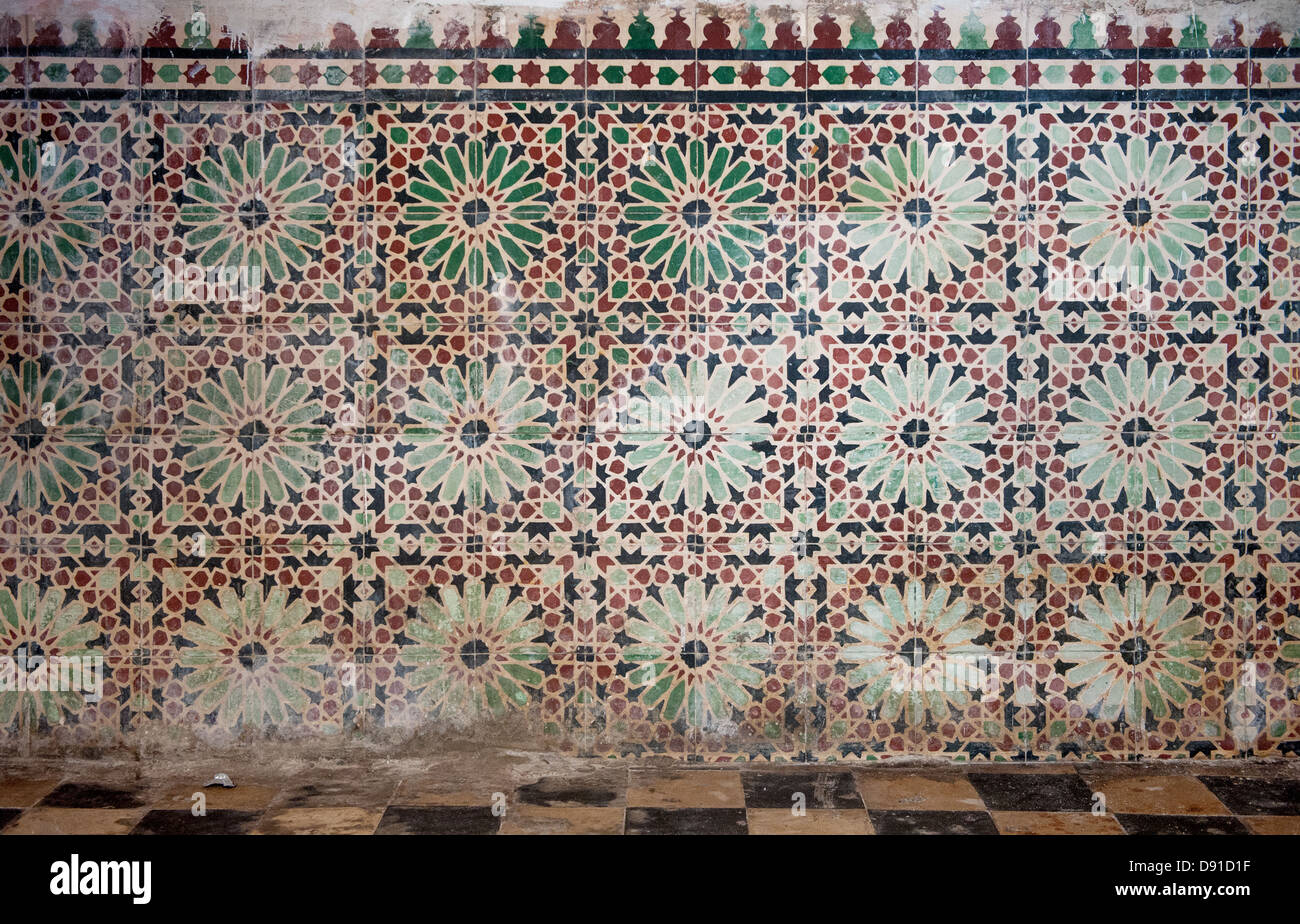 moroccan tile background Stock Photo - Alamy