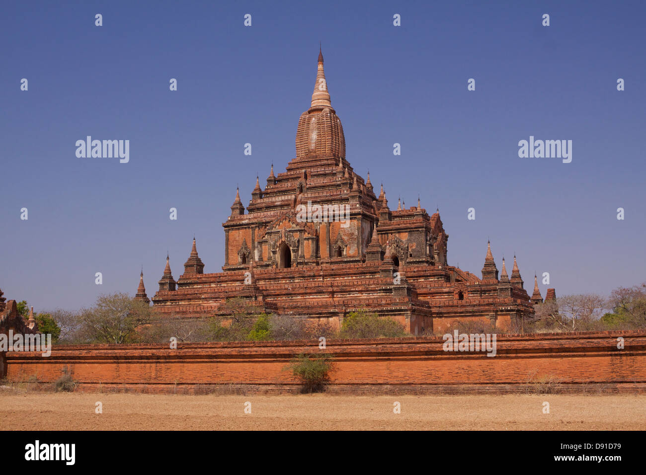 View of the back of Sulamani temple built in 1181 by Narapatisithu ...