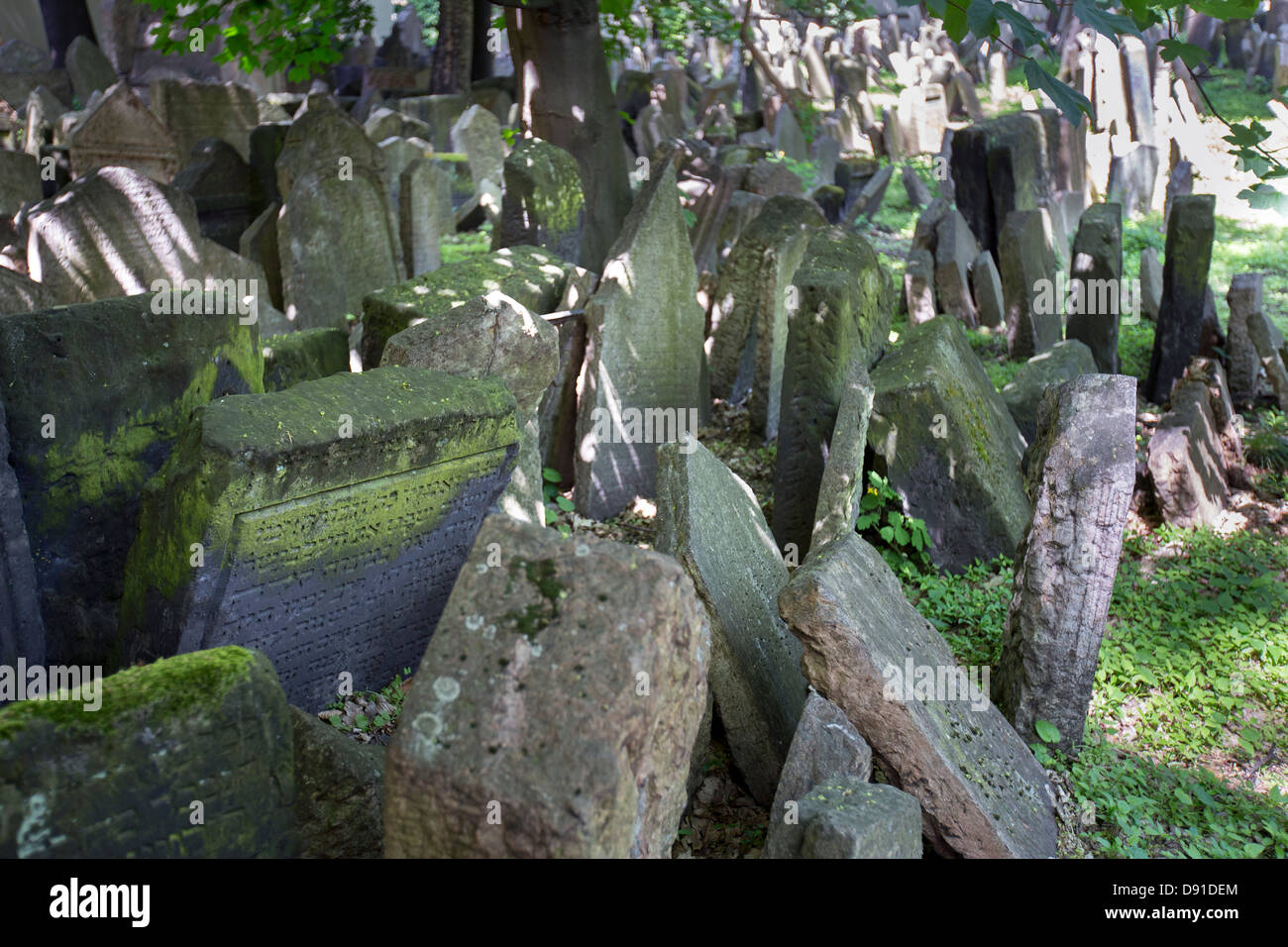 Old Jewish Cemetery, Prague, Czech Republic, Europe Stock Photo - Alamy