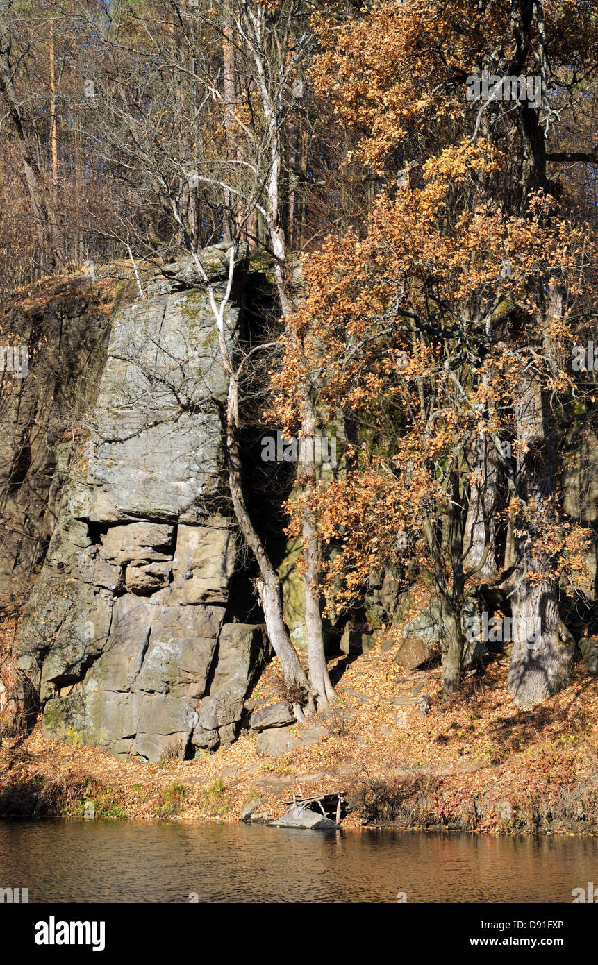 Rocky riverbank steep high hi-res stock photography and images - Alamy