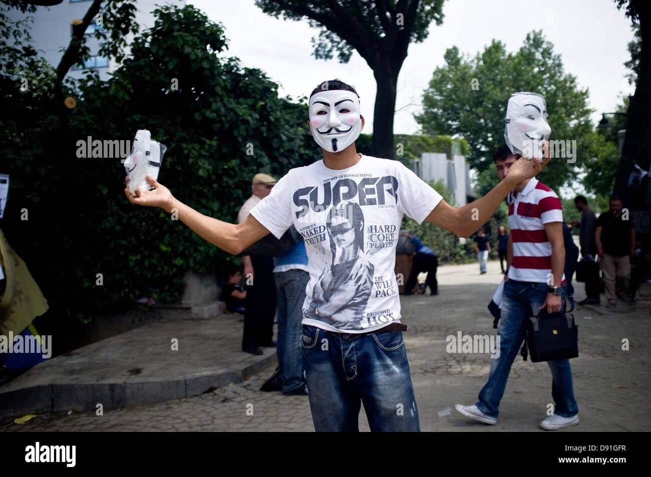 Anonymous mask protests hi-res stock photography and images - Alamy