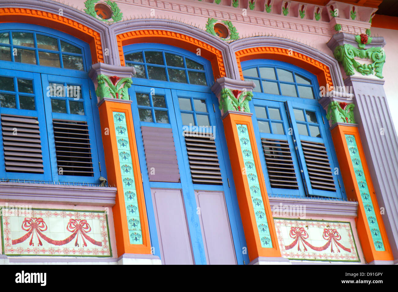 Singapore Little India,shophouse,detail,windows,shutters,Sing130203026 ...