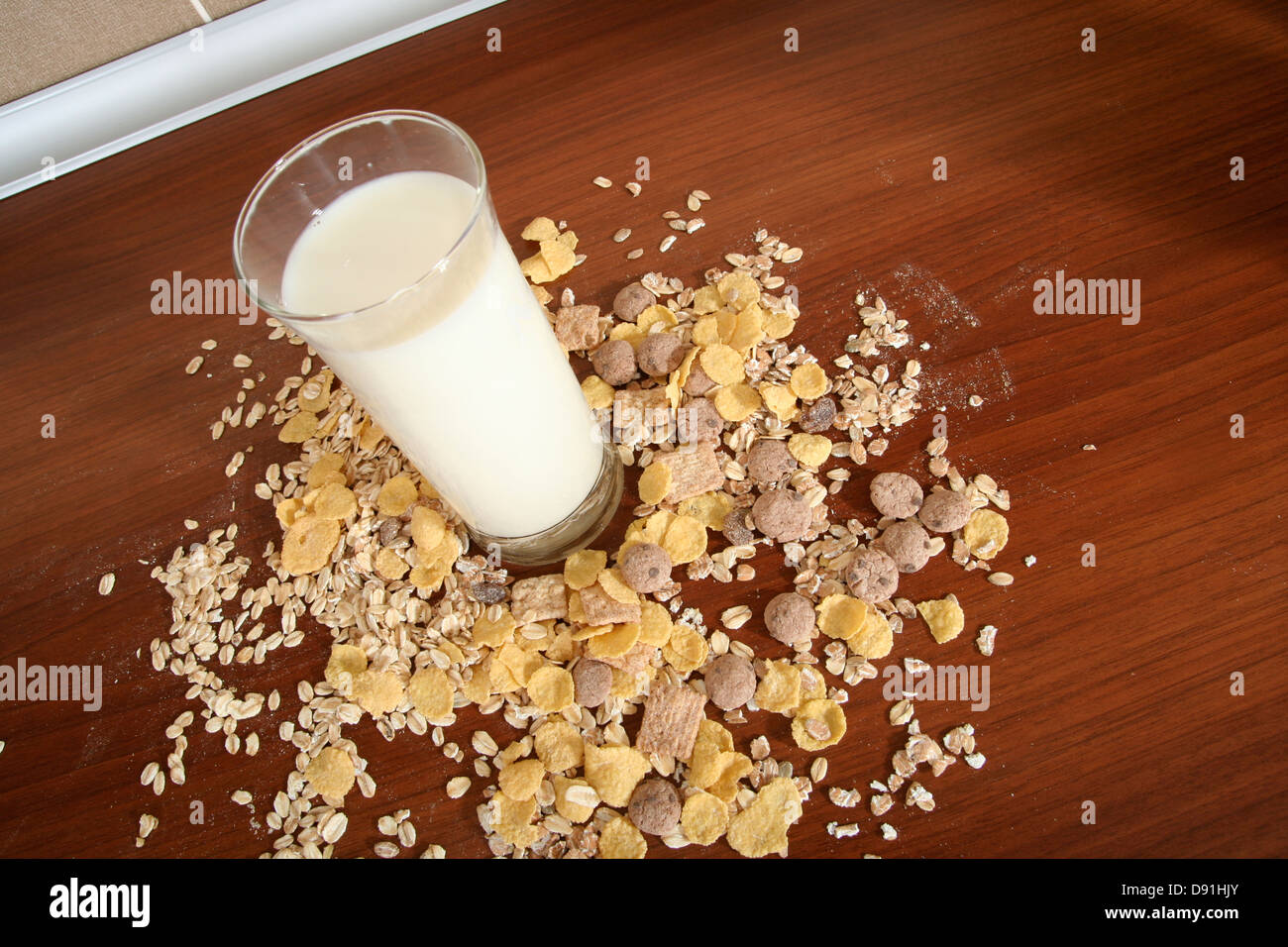 Healthy morning meal: corn flakes Stock Photo - Alamy