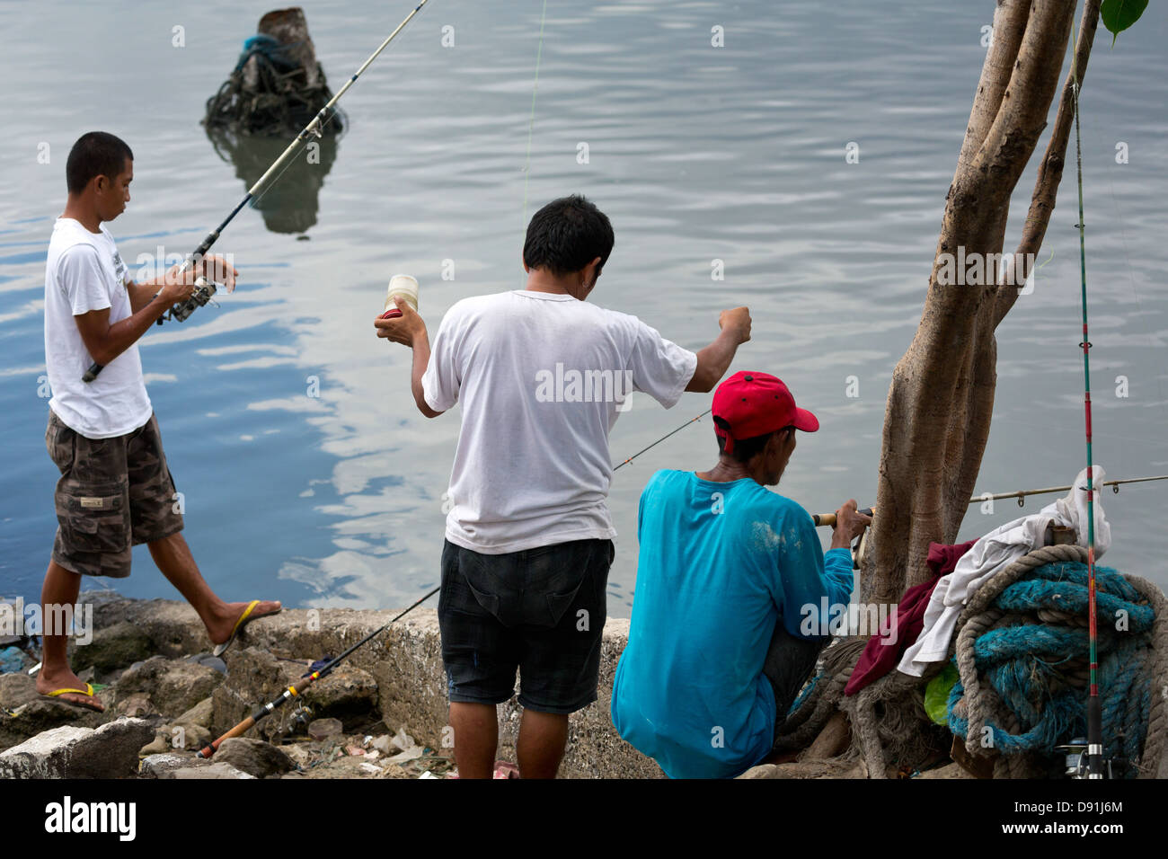Fishing manila bay hi-res stock photography and images - Alamy