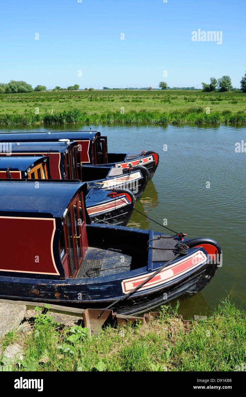 Side profiles hi-res stock photography and images - Alamy