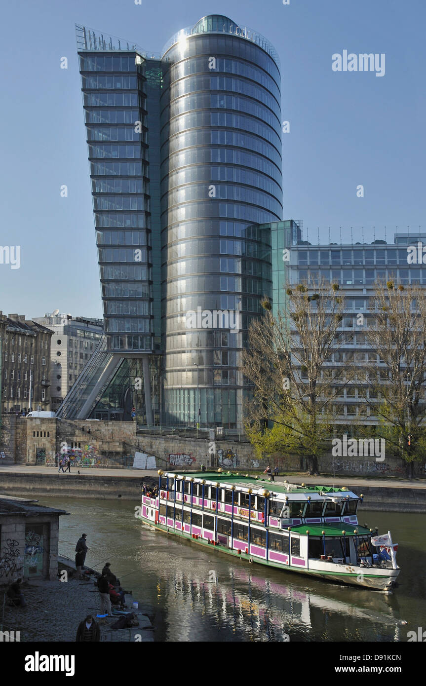 Danube canal vienna hi-res stock photography and images - Alamy