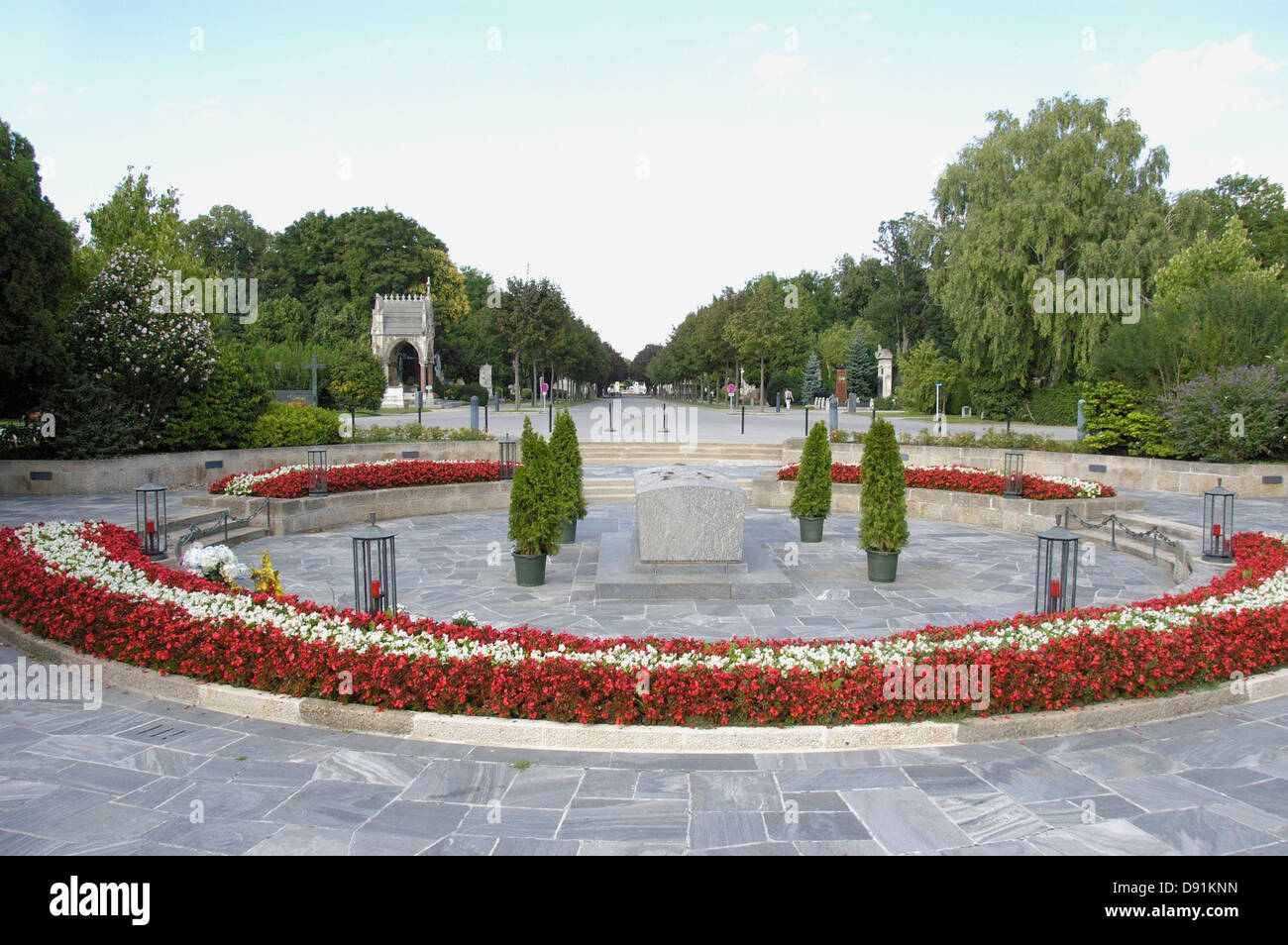 President grave at Vienna's Central Cemetery Stock Photo - Alamy