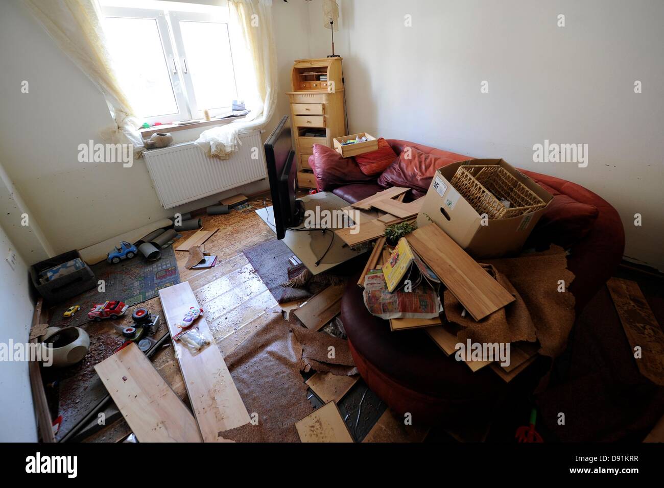 Water damaged living room hi-res stock photography and images - Alamy