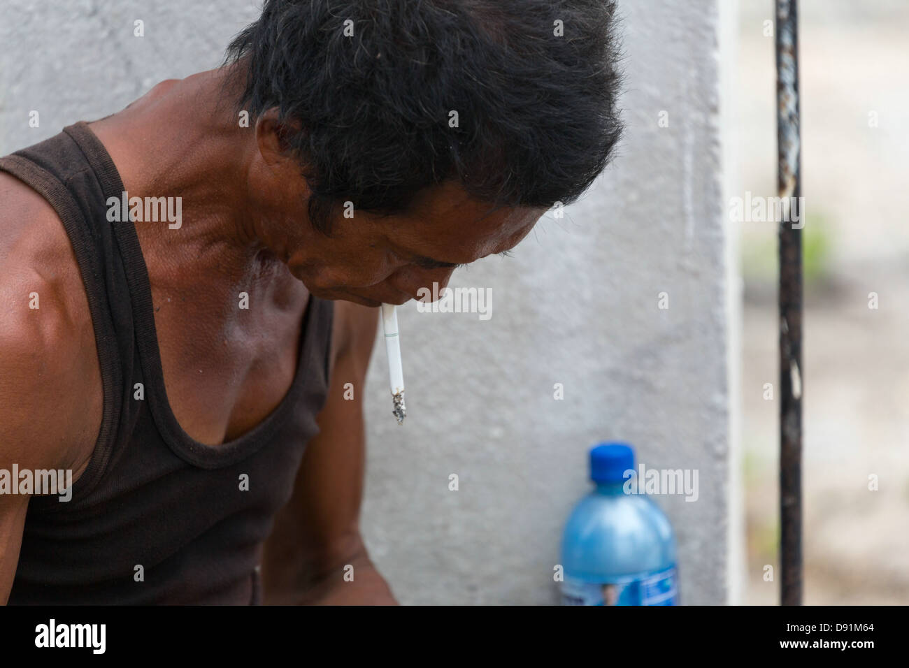 Philippines smoking hi-res stock photography and images - Alamy