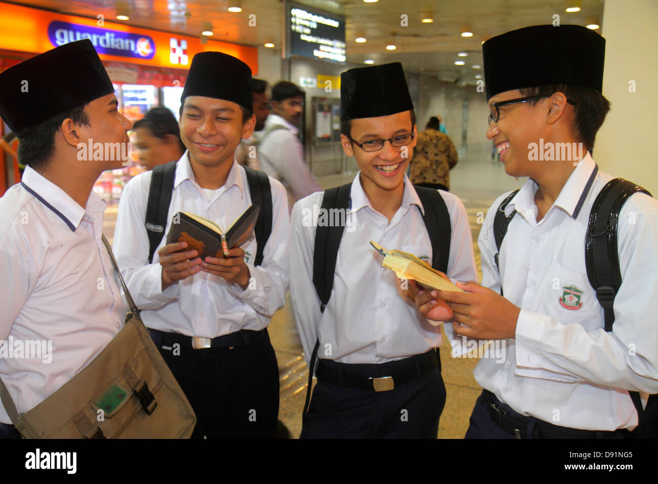 Singapore,Lavender MRT Station,East West Line,subway train,riders ...