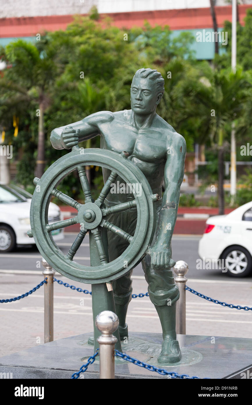 Statue in Manila, Philippines Stock Photo - Alamy