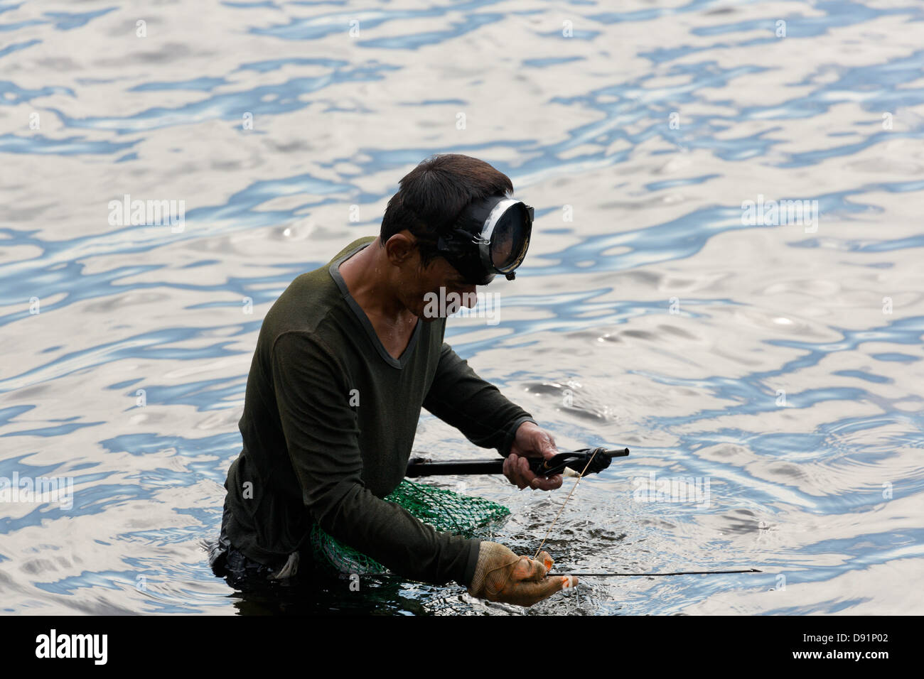 Fishing manila bay hi-res stock photography and images - Alamy