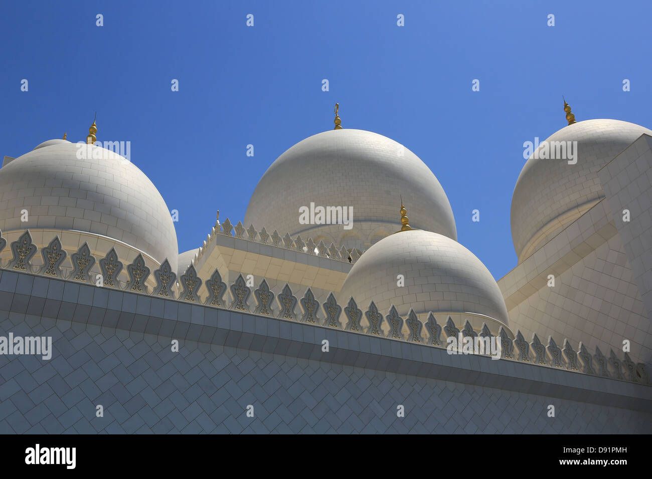 Sheikh zayed mosque wall decoration hi-res stock photography and images ...