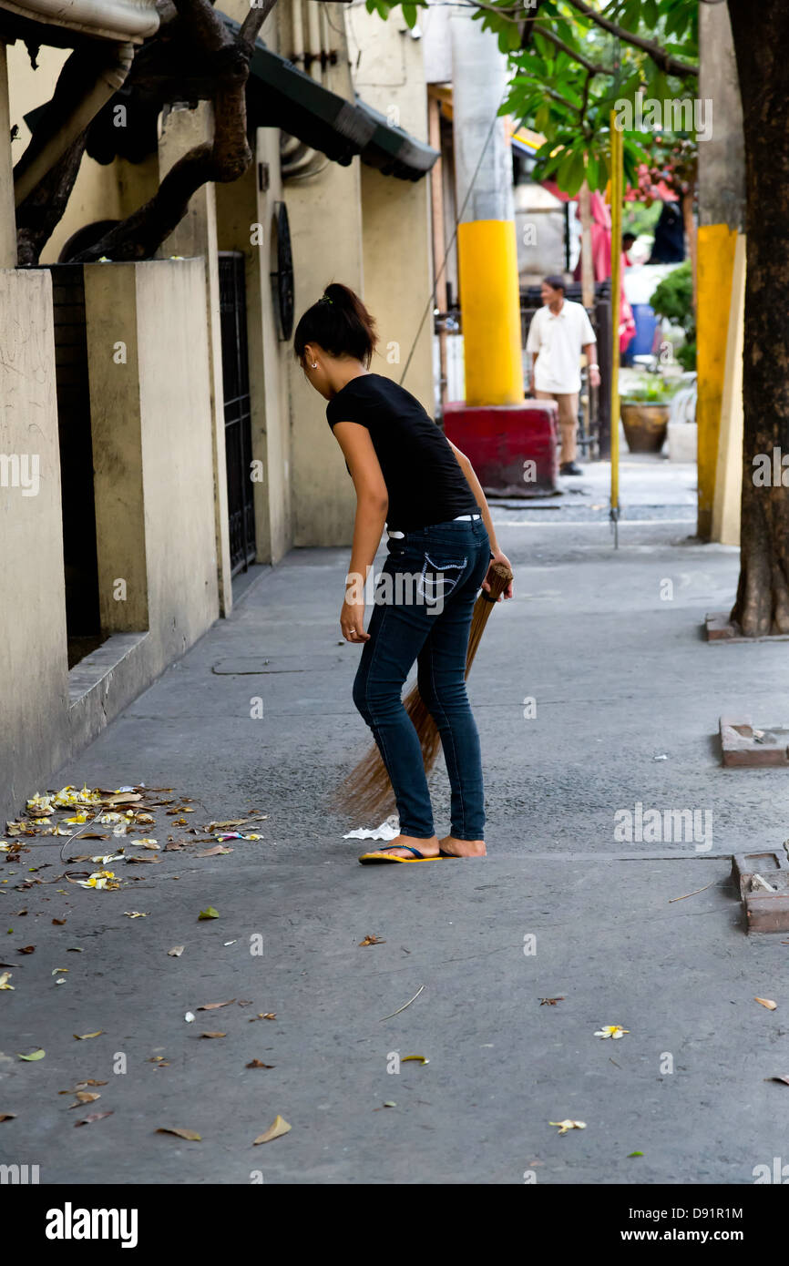 Road Sweeper in Manila, Philippines Stock Photo - Alamy