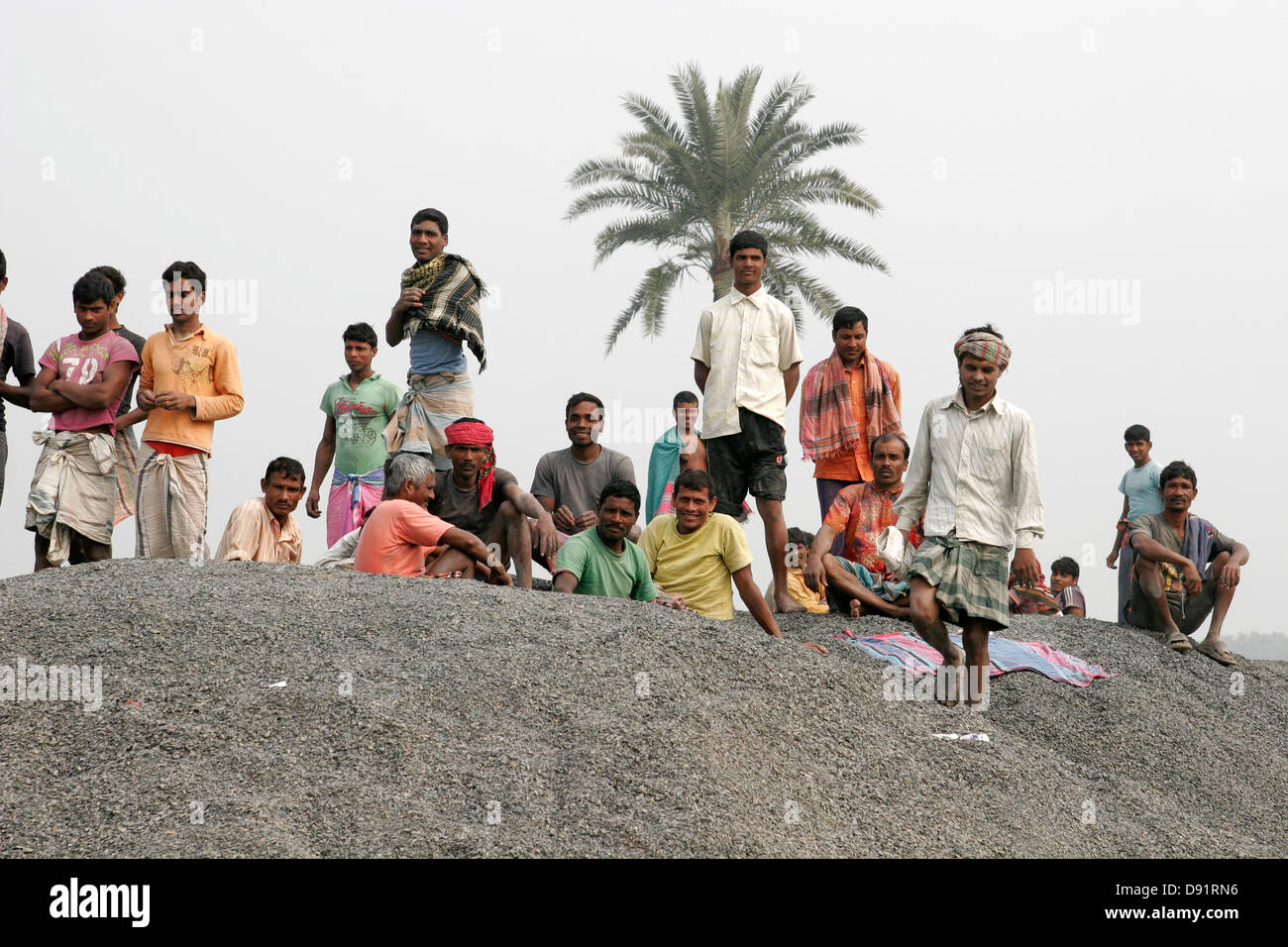Bangladeshi men hi-res stock photography and images - Alamy