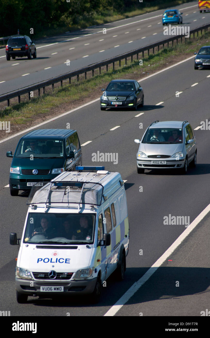 Police riot van hi-res stock photography and images - Alamy