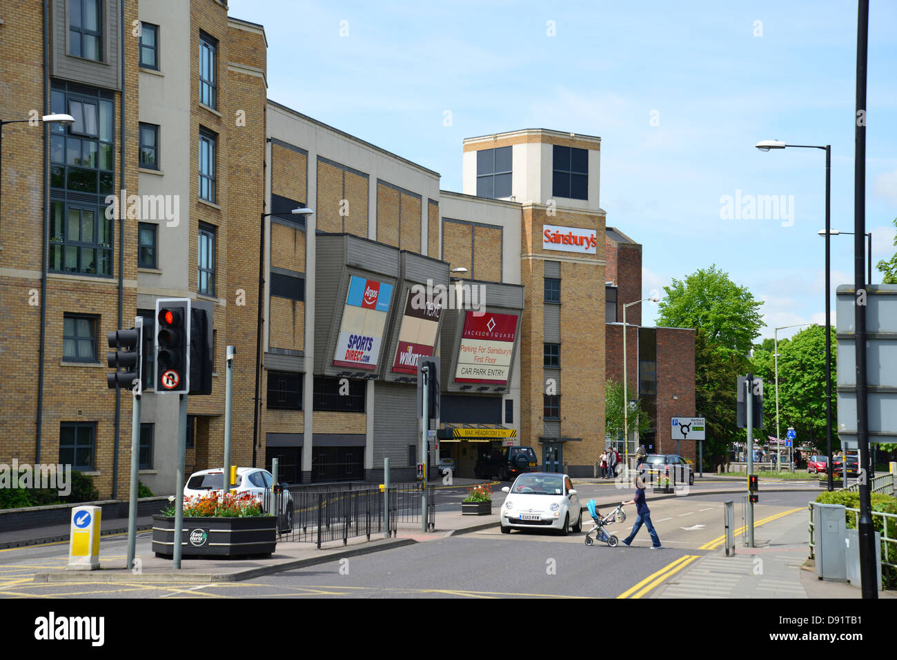 Jackson Square parking building, The Causeway, Bishop's Stortford ...