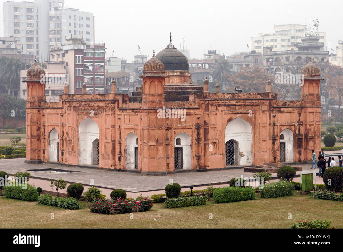 Mausoleum of Pari Bibi inside the Lalbagh Fort, Dhaka, Bangladesh, Asia ...