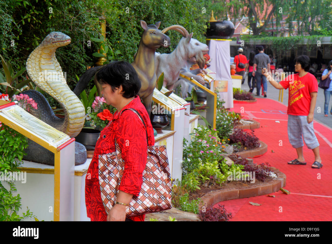 Thailand bangkok snake temple hi-res stock photography and images - Alamy
