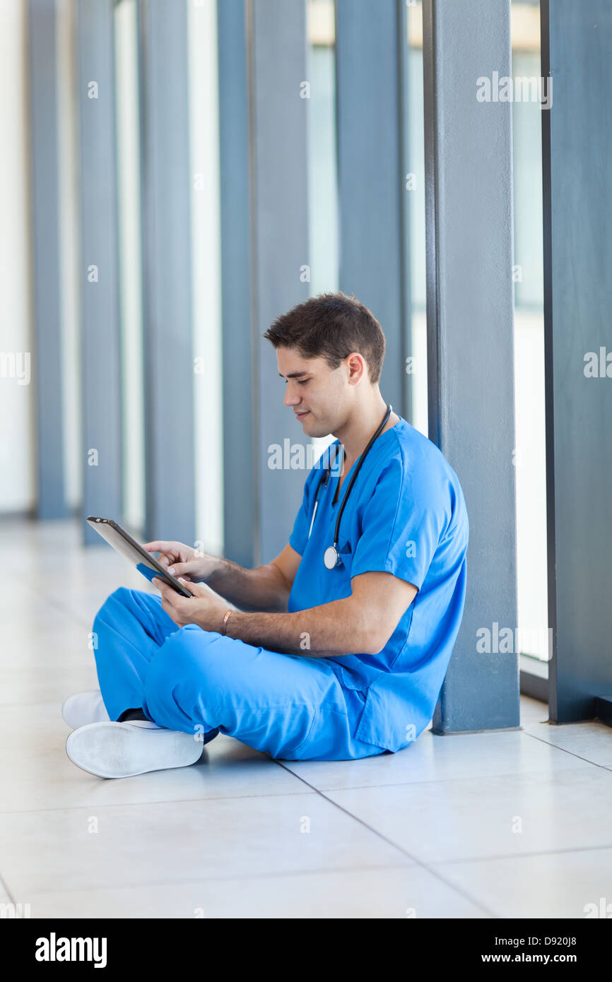 Hospital nurse hi-res stock photography and images - Alamy