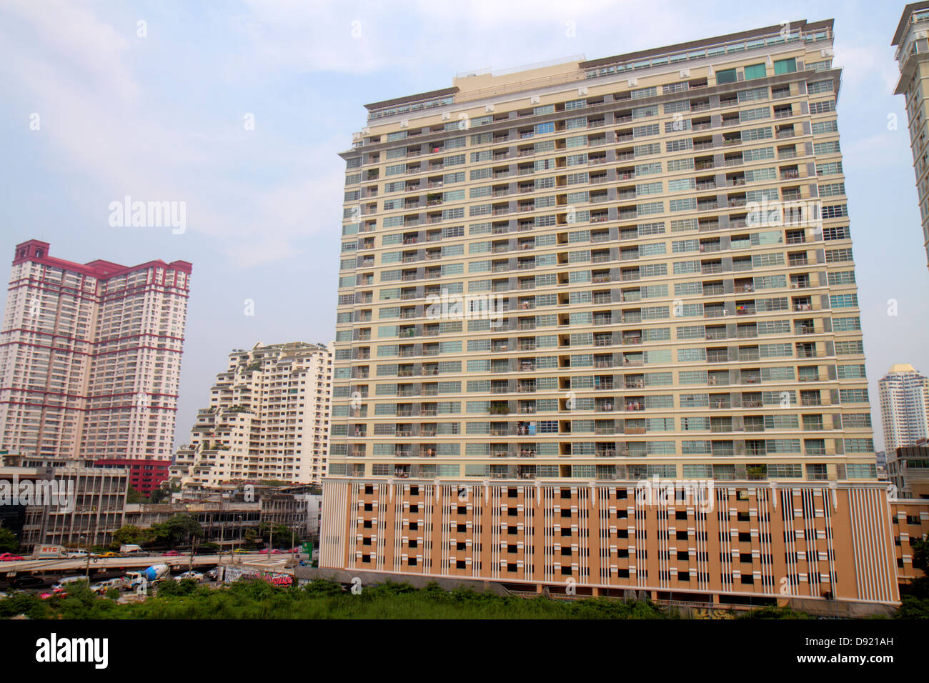 High rise flats bangkok hi-res stock photography and images - Alamy