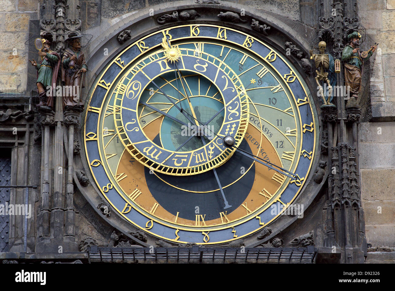 Gothic clock hi-res stock photography and images - Alamy