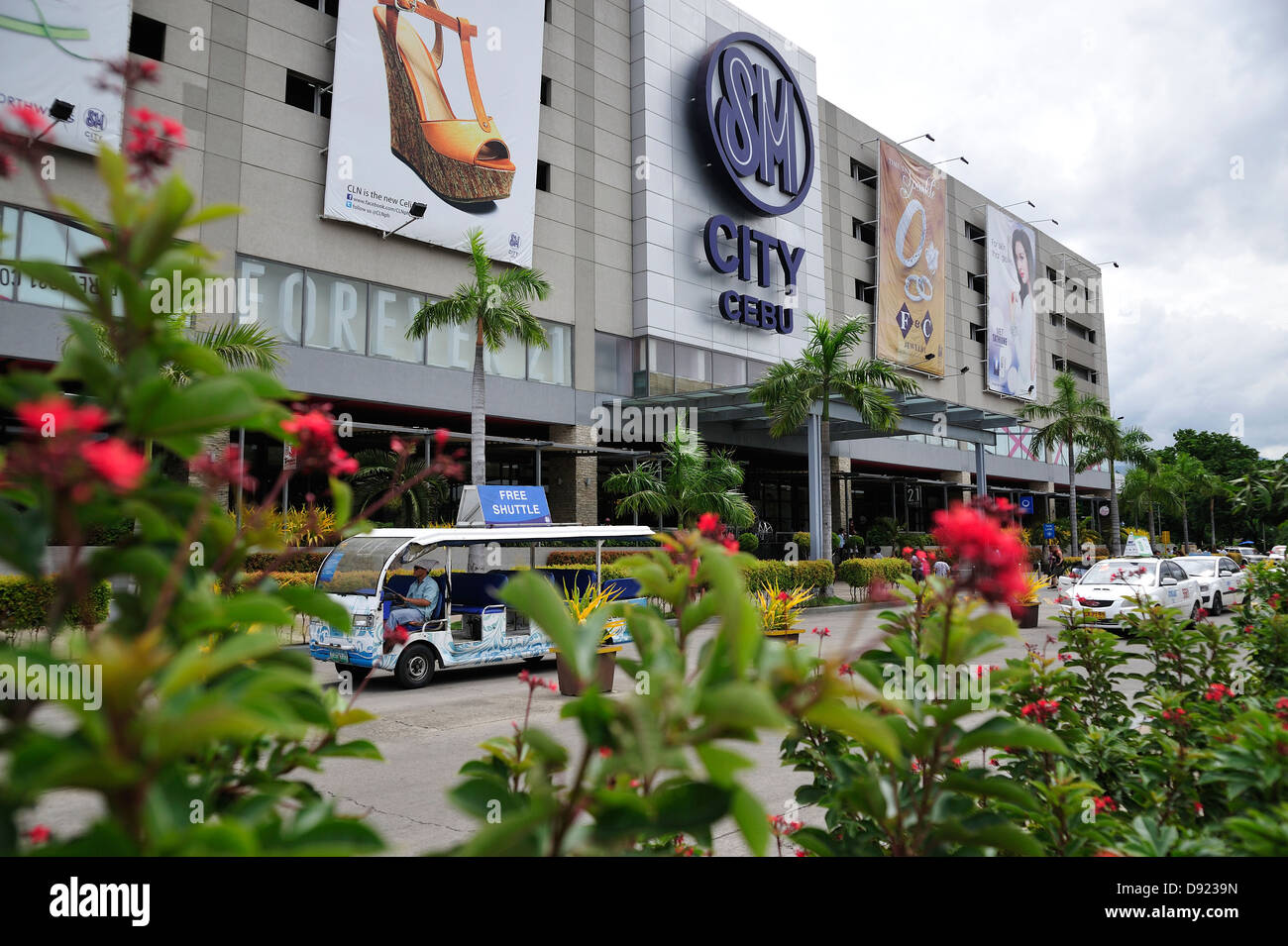 Sm mall cebu city philippines hi-res stock photography and images - Alamy