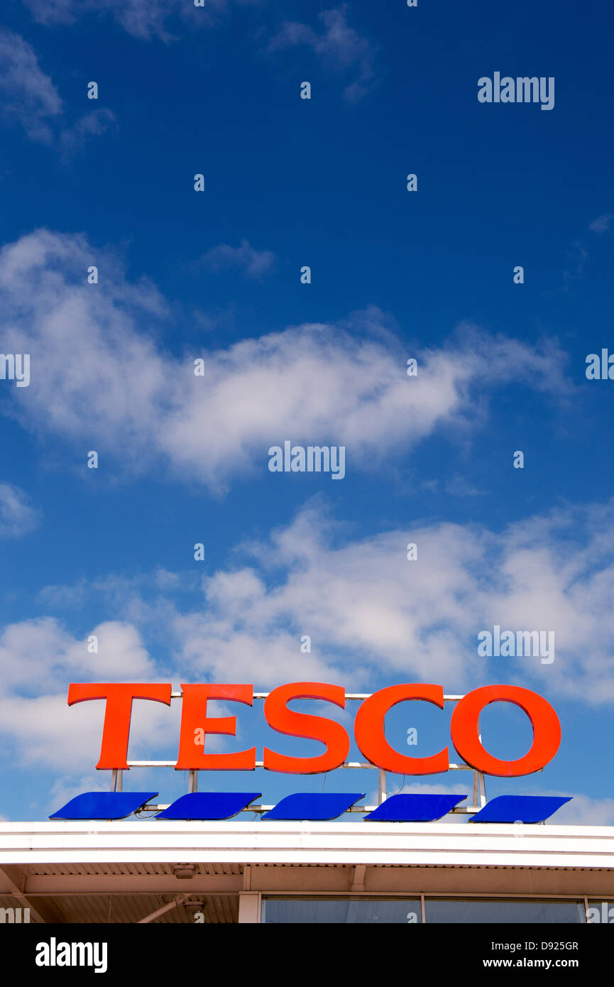 Tesco shop hi-res stock photography and images - Alamy