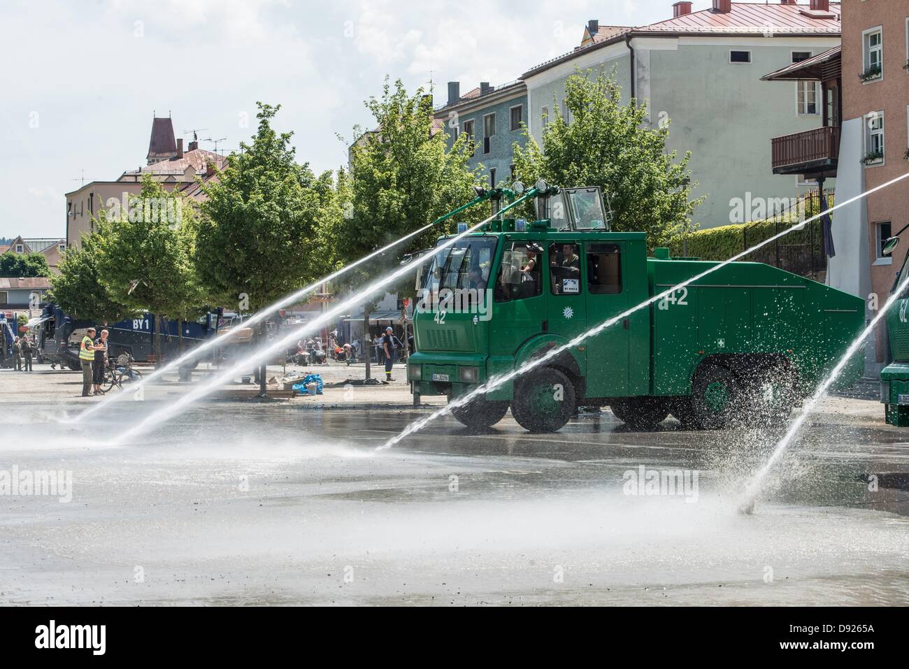Police water cannons hi-res stock photography and images - Alamy