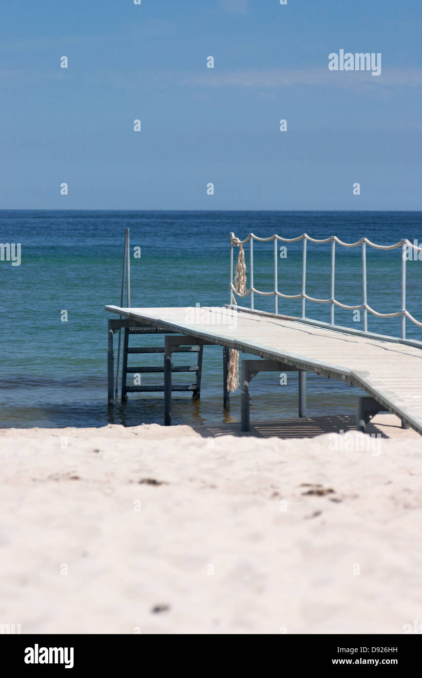 Rope sandy beach knot hi-res stock photography and images - Alamy