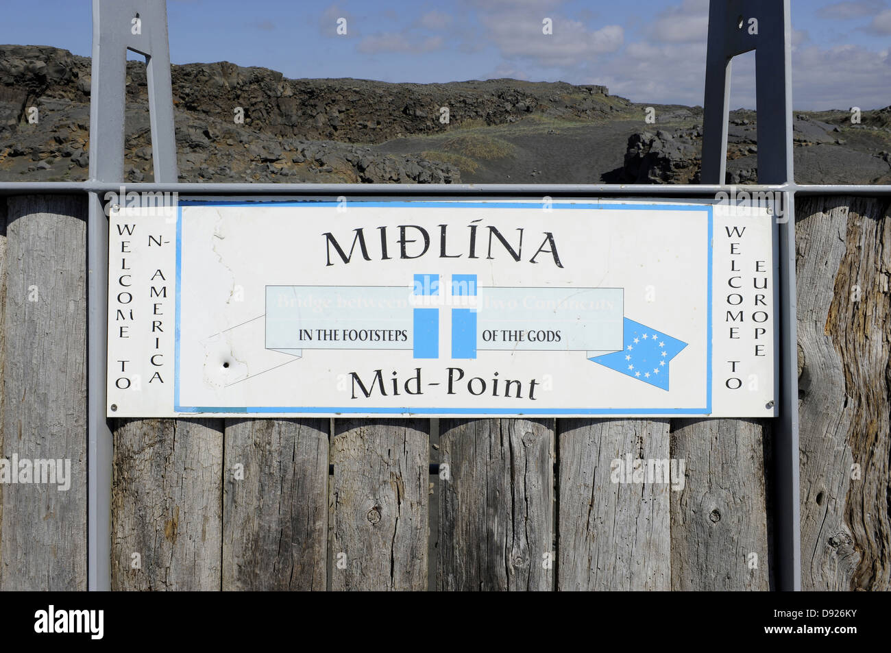 Bridge between the continents, Storu-Sandvik, Reykjanes Peninsula ...