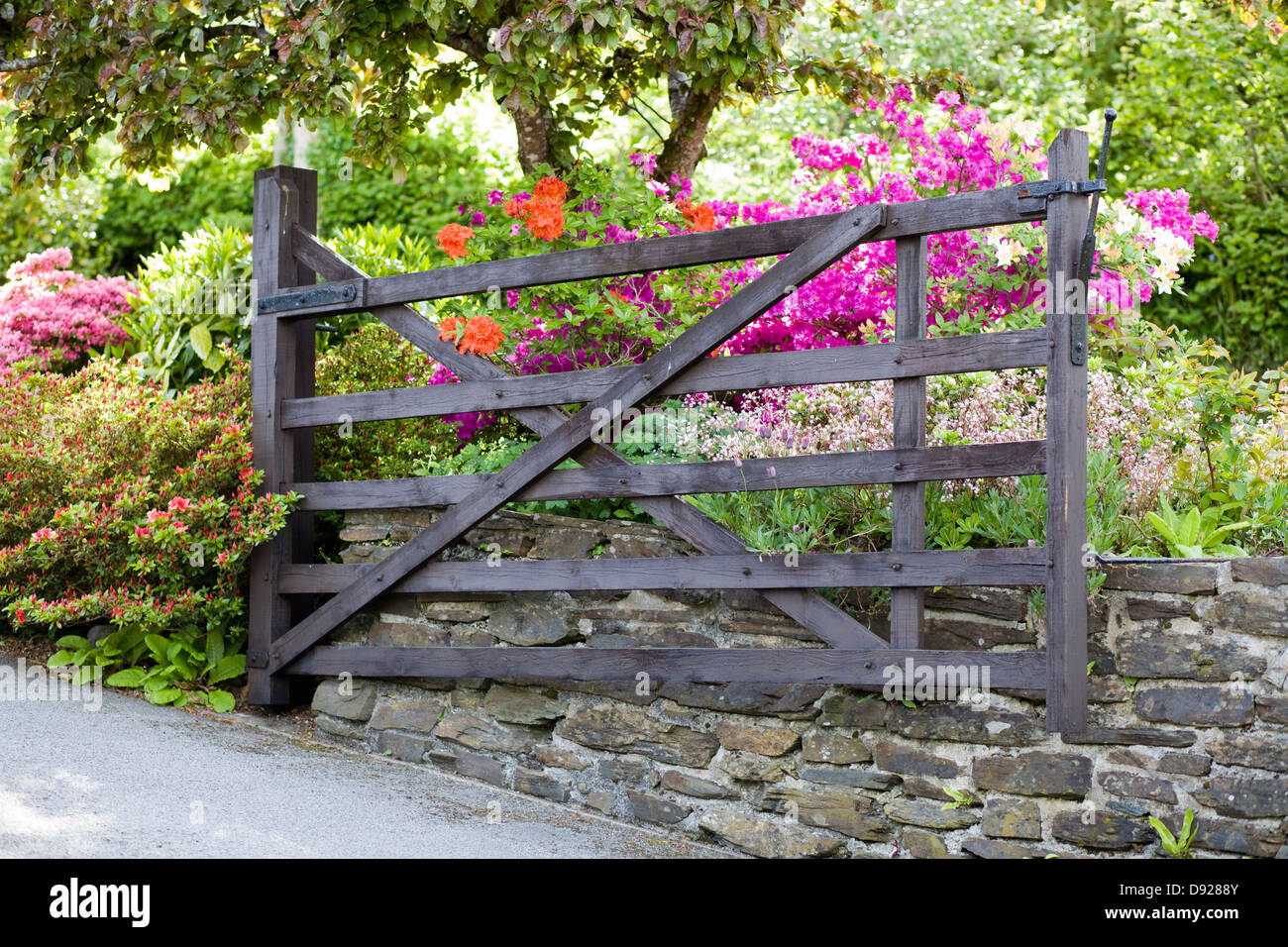 Large wooden gates hi-res stock photography and images - Alamy