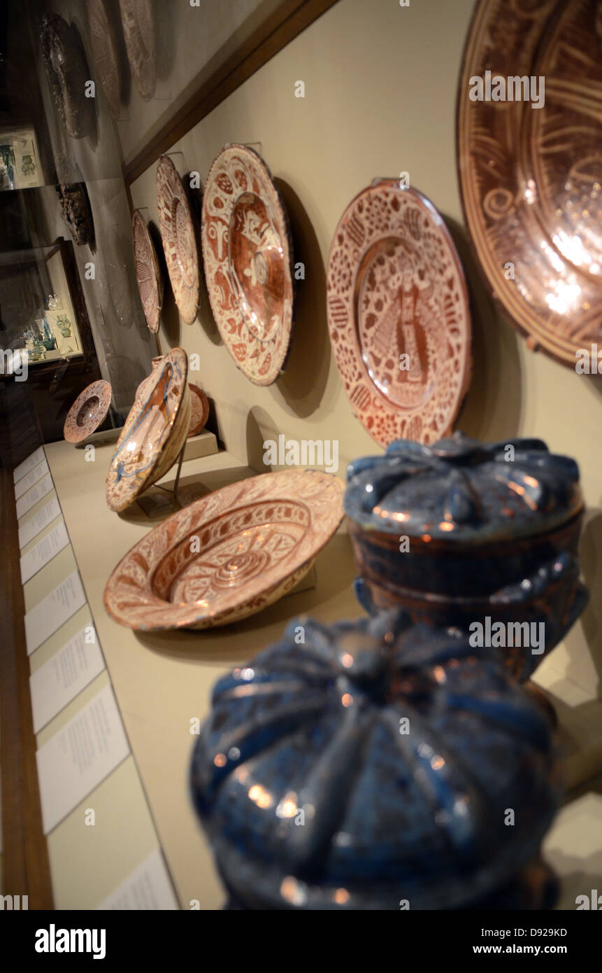 Antique Spanish Dishes, Metropolitan Museum of New York Stock Photo - Alamy