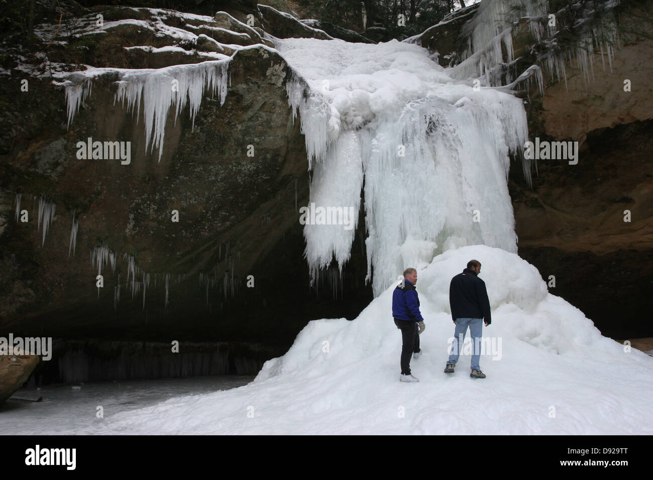 Old mans cave waterfall hi-res stock photography and images - Alamy