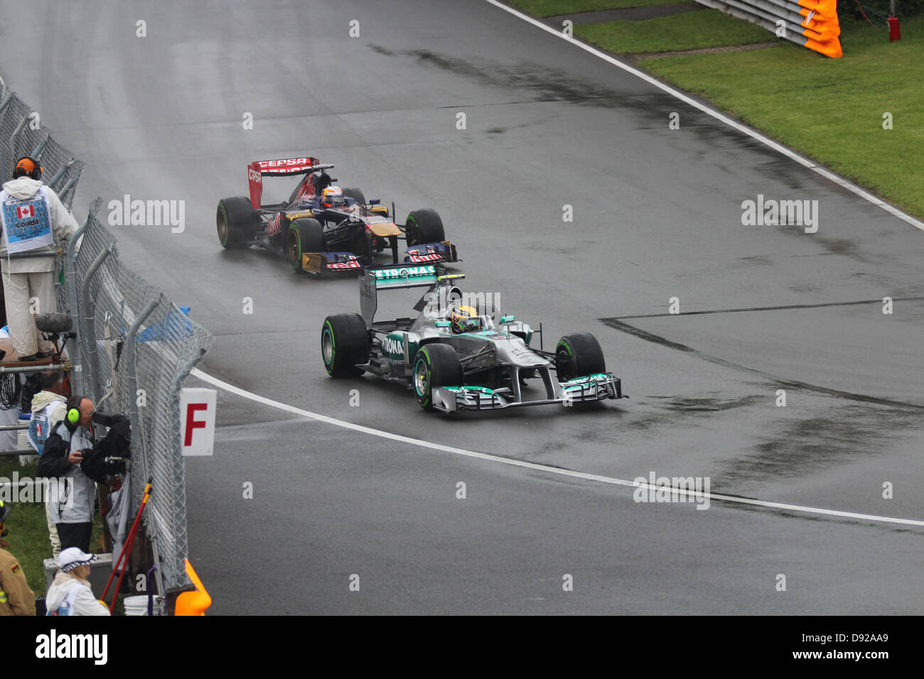 Race formula 1 two cars hi-res stock photography and images - Alamy