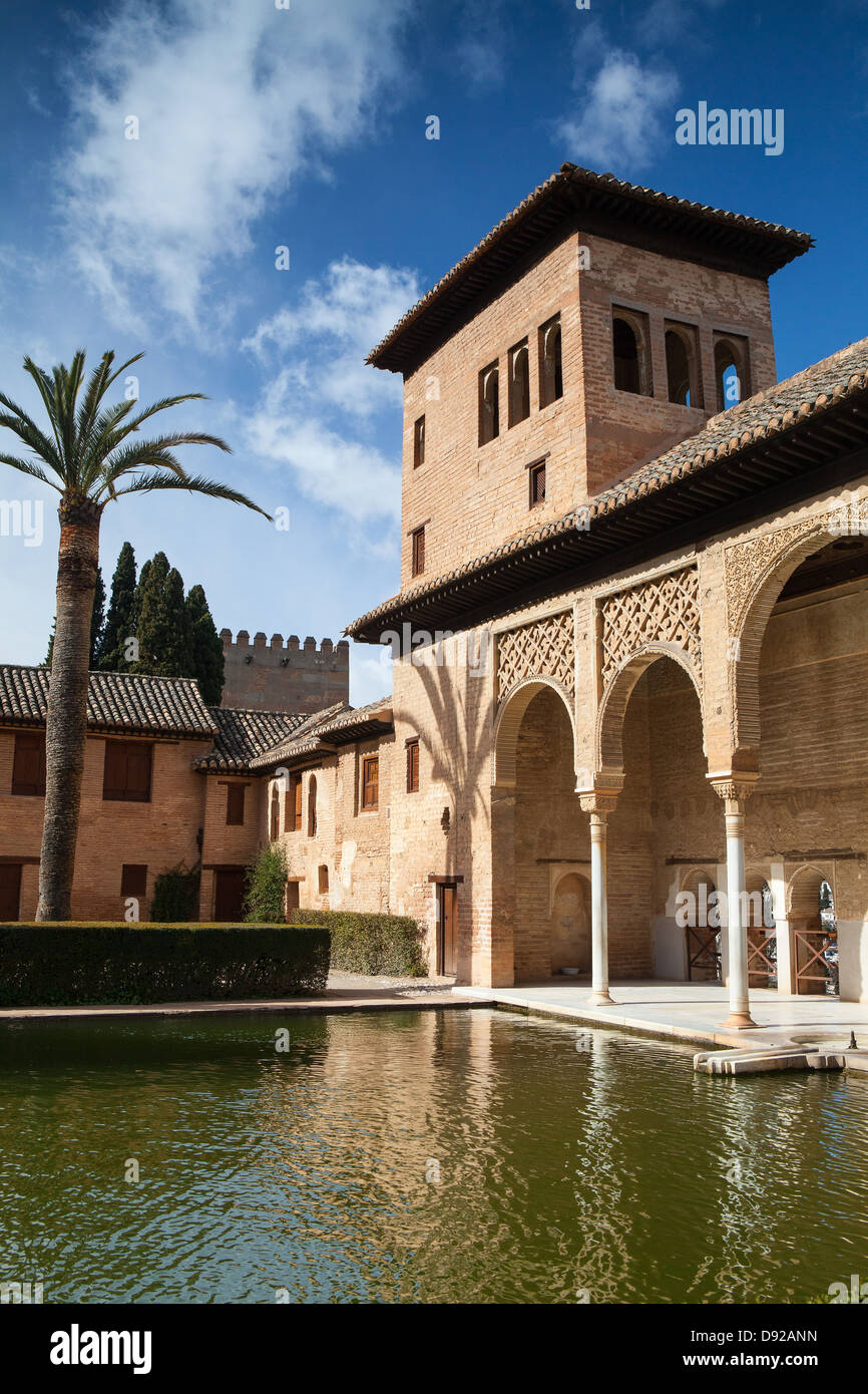 Ladies Tower (Torre de las Damas) and Gardens of the Partal at the ...