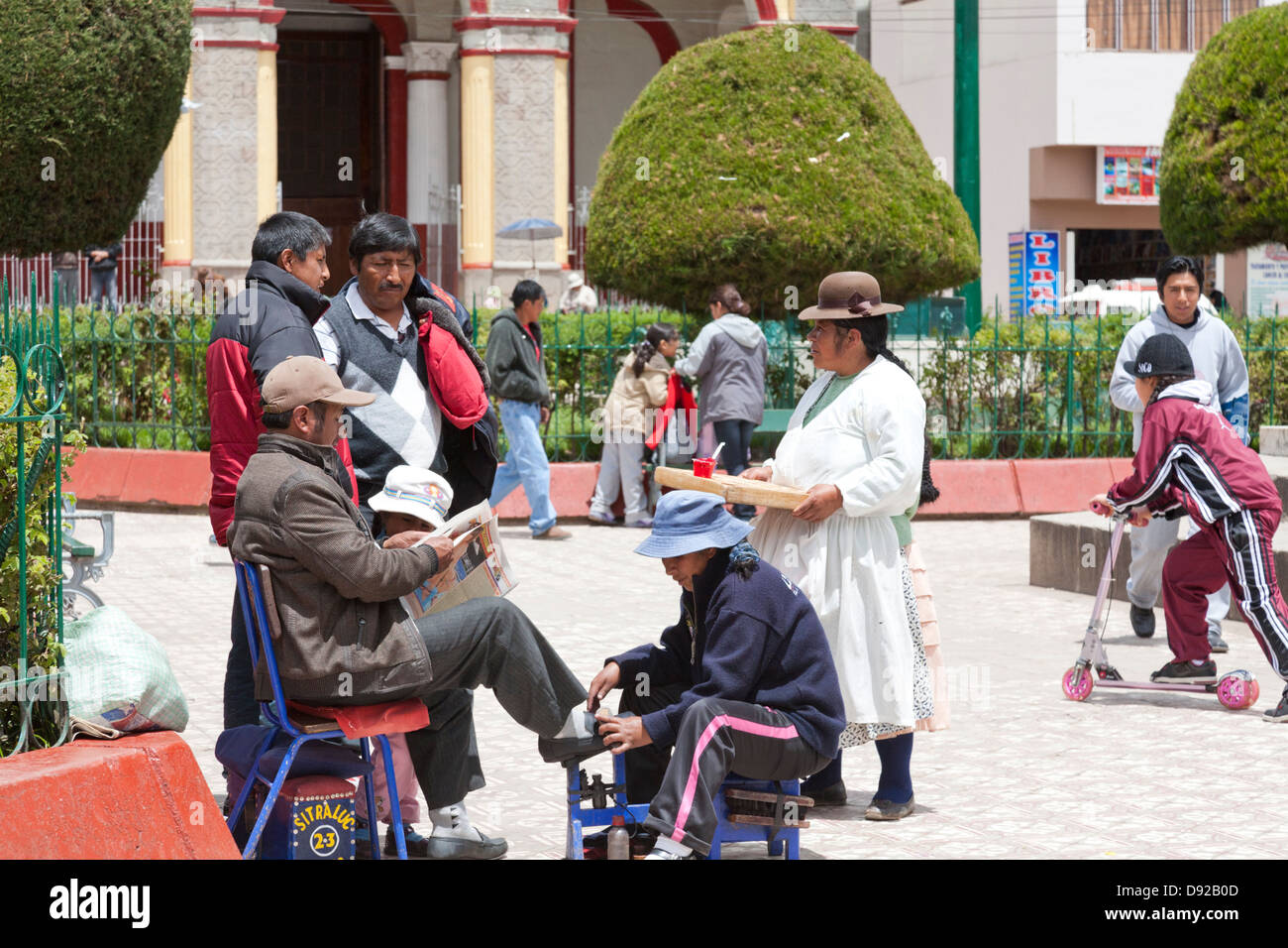 Peruvian street vendor hi-res stock photography and images - Alamy